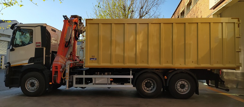 NUEVA GRÚA Y VOLQUETE CHATARRERO/RECICLAJE PARA ANGEL PLAZAS - Cayvol