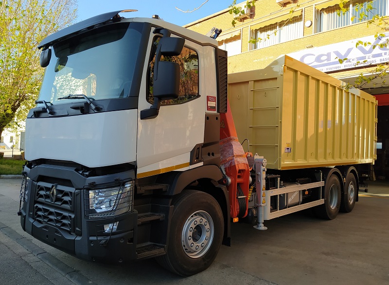 NUEVA GRÚA Y VOLQUETE CHATARRERO/RECICLAJE PARA ANGEL PLAZAS - Cayvol