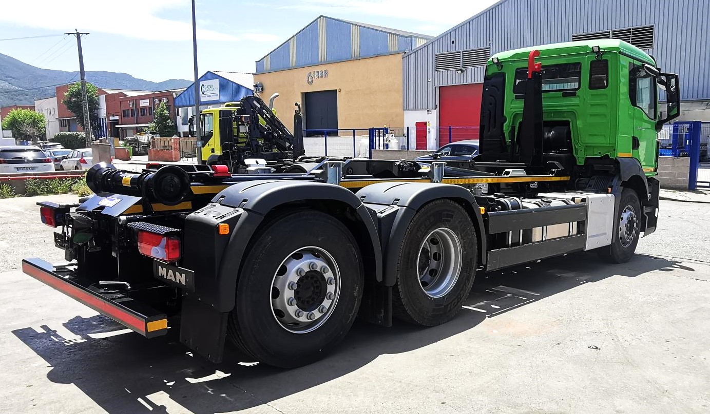 UN NUEVO MULTIVOL MV-22/65 PARA CONTAINERS DYNAMIC - Cayvol